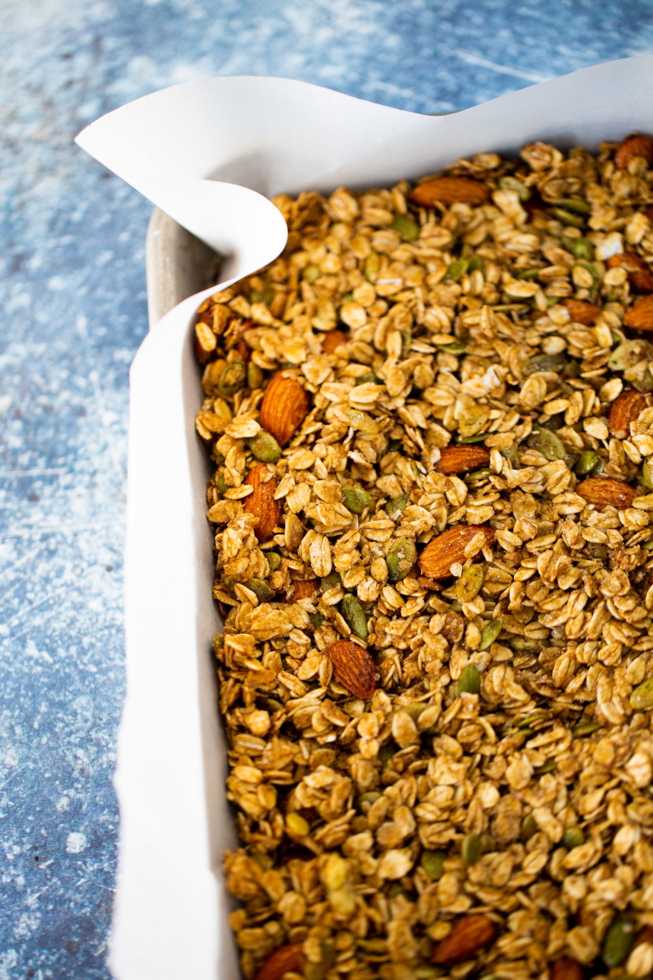 Granola chunks with almonds