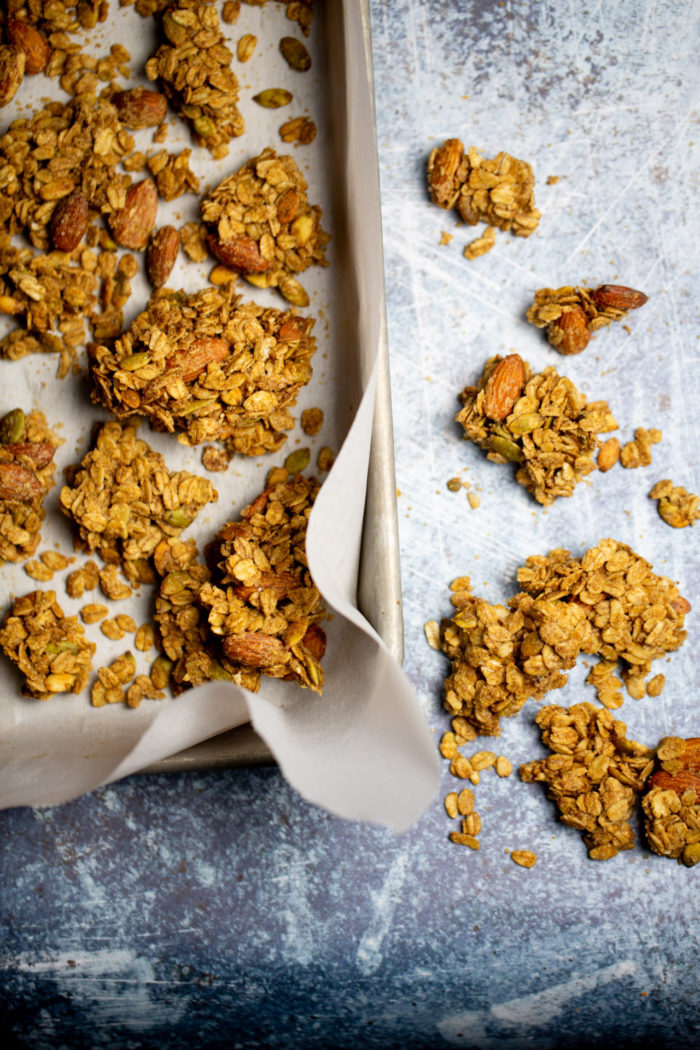 Granola chunks with almonds