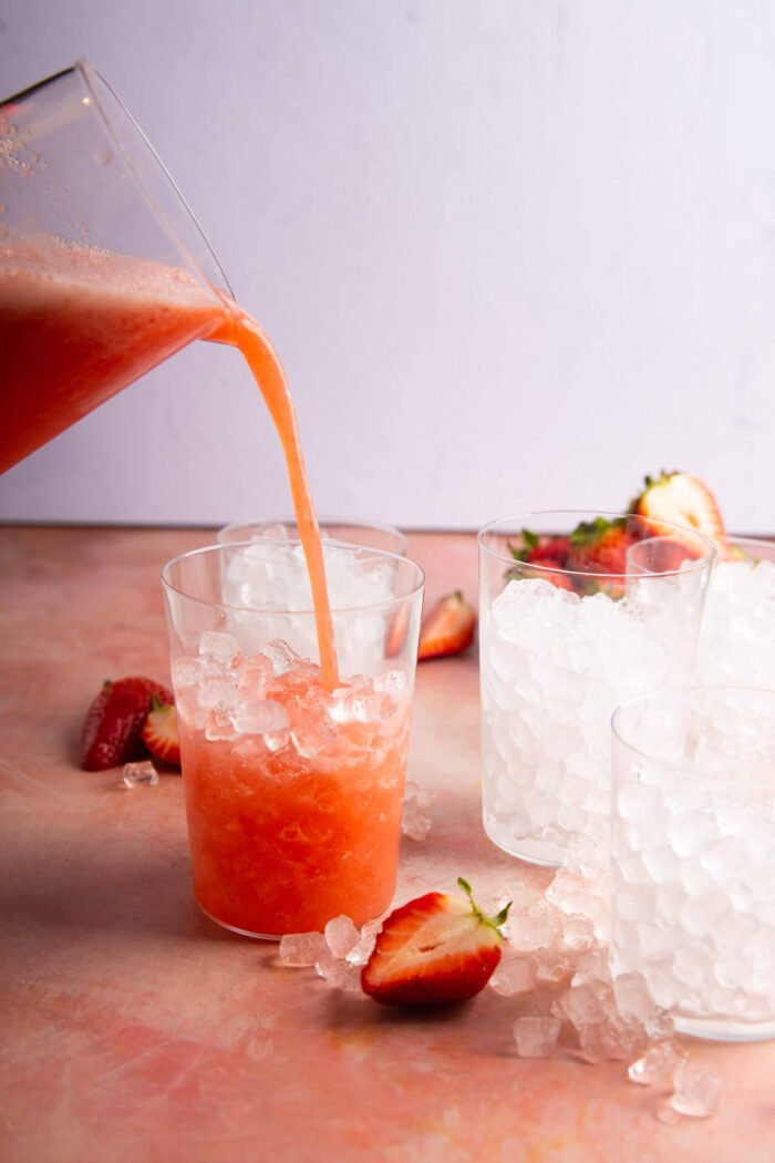 Strawberry Agua Fresca (Agua de Fresa) – Easy & Refreshing Mexican Drink